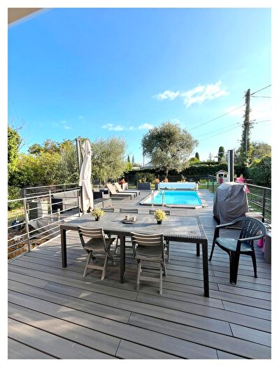 Maison à vendre - Peymeinade - 5 pièces - 4 chambres