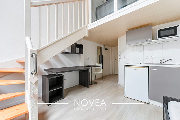 Appartement à vendre - Lyon e  - 2 pièces - 1 chambre