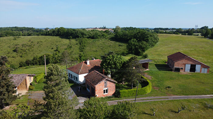 Maison 5 pièces à Montesquieu, à vendre