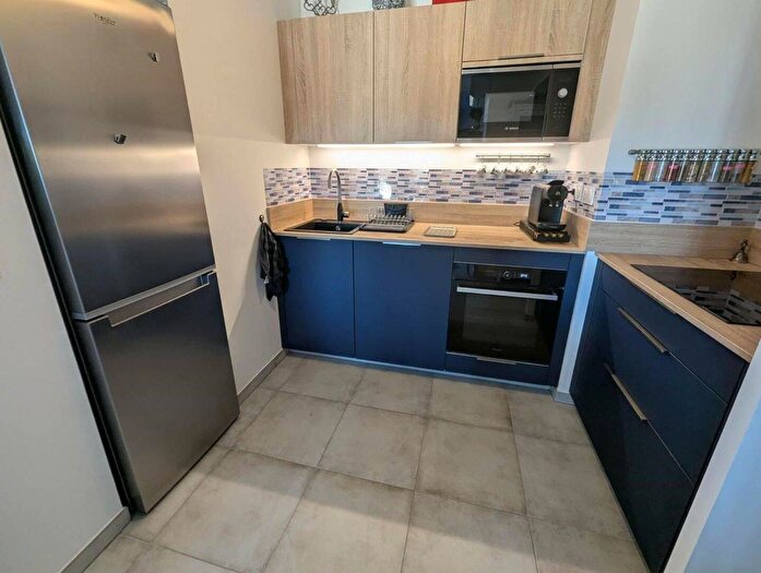 Appartement à louer - Extension Années, A, Brignoles - 3 pièces - 2 chambres