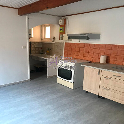 Maison 2 pièces à Beaucaire, Centre-ville, à louer