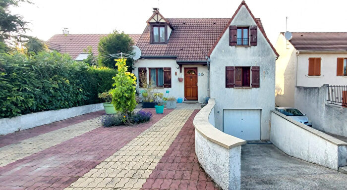Maison à vendre - Beaumont-sur-Oise - 5 pièces - 3 chambres