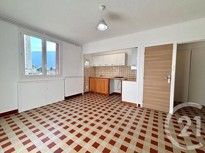 Appartement à louer - Saint-Martin-le-Vinoux - 3 pièces - 2 chambres