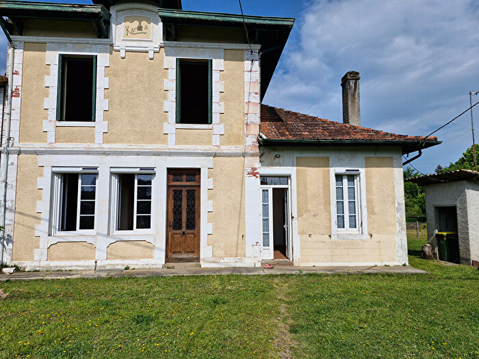 Maison à vendre - Salles - 8 pièces - 5 chambres