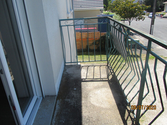 Appartement à louer - Brive-la-Gaillarde, Pont de La Bouvie, Gaubre, Estavel, Tujac - 1 pièce