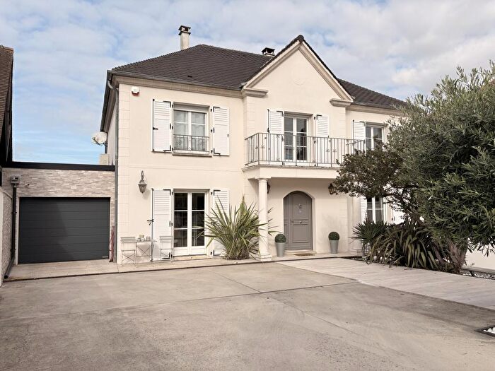 Maison à vendre - Morangis - 8 pièces - 5 chambres