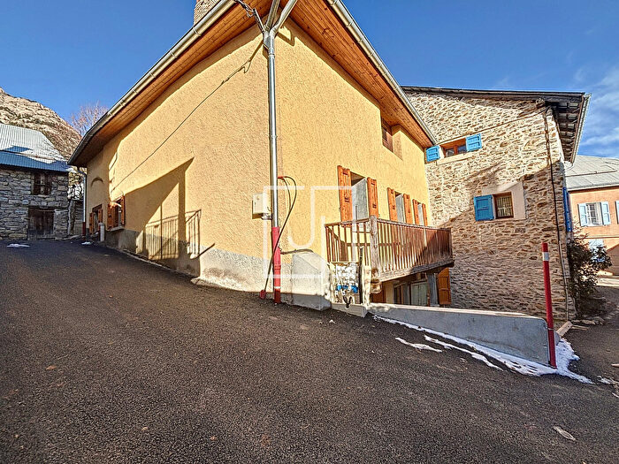 Maison à vendre - Jausiers - 4 pièces - 3 chambres