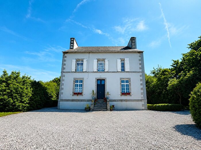 Plouguernével : Maison 9 pièces à vendre