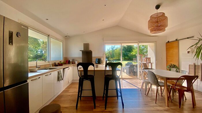 Maison à vendre - Saint-Xandre - 7 pièces - 4 chambres