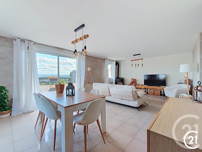 Sainte-Suzanne : Appartement 5 pièces à vendre