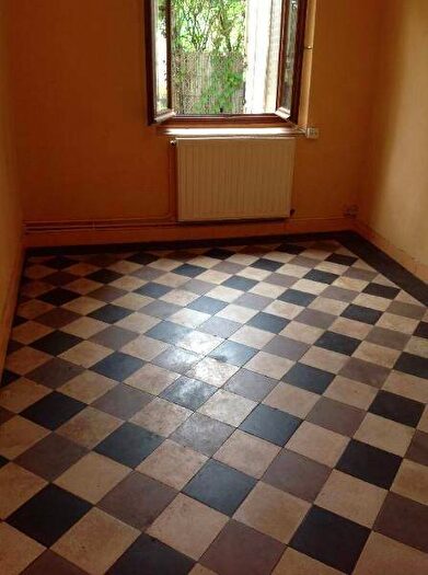 Appartement à louer - Le Village, Vaulx-en-Velin - 3 pièces - 2 chambres