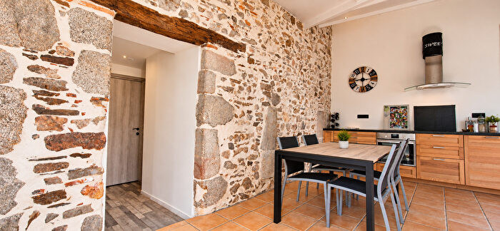 Saint-Denis-la-Chevasse - Maison 4 pièces à vendre