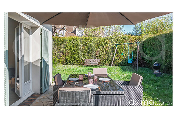 Saint-Nom-la-Bretèche : Maison 8 pièces à vendre