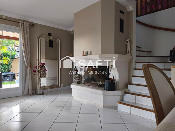 Maison 5 pièces à vendre à Fosses