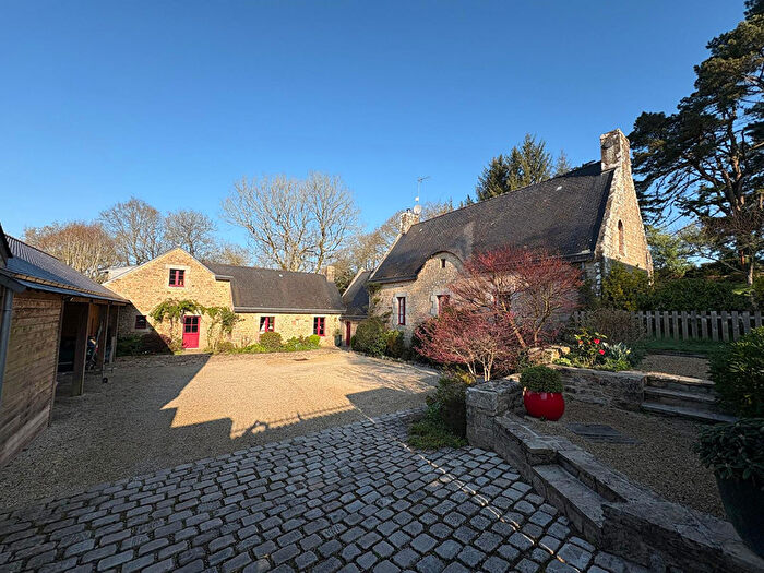 Maison à vendre - Guidel - 12 pièces - 6 chambres