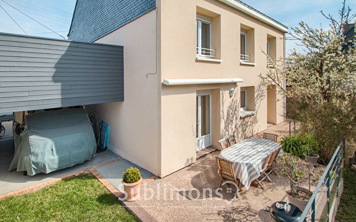 Maison à vendre - Vannes, Ouest - 9 pièces - 8 chambres