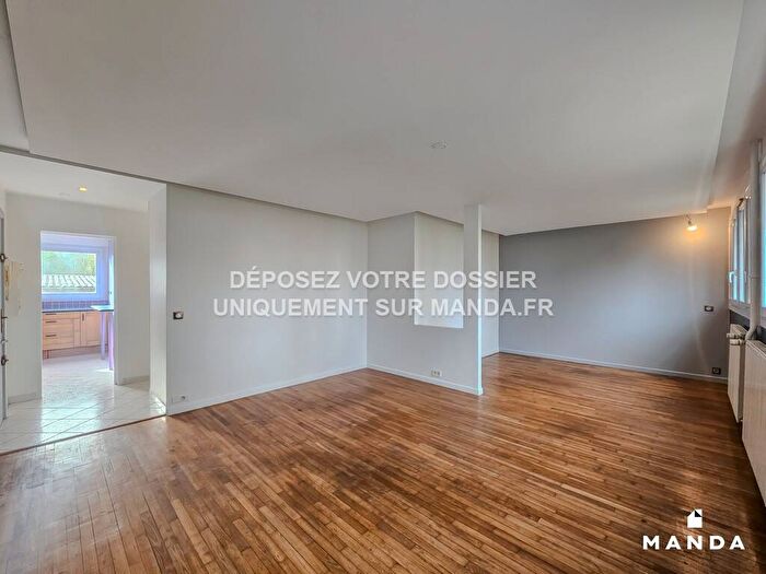 Appartement à louer - Cimetière, Neuilly-sur-Marne - 4 pièces - 2 chambres