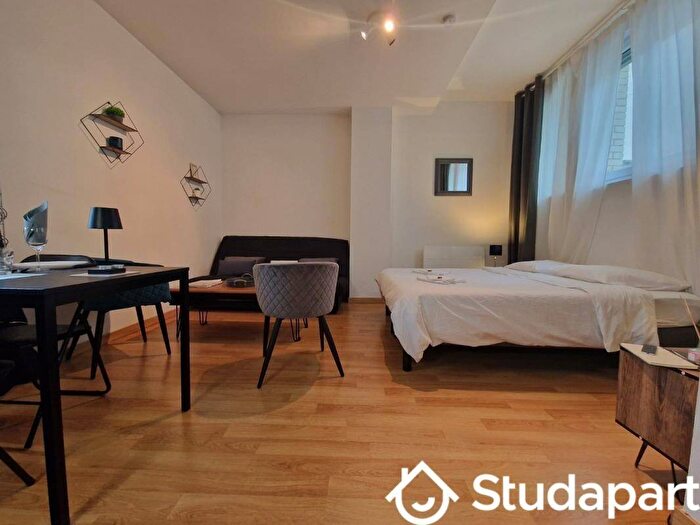 Appartement à louer - Centre Ville, Reims - 1 pièce