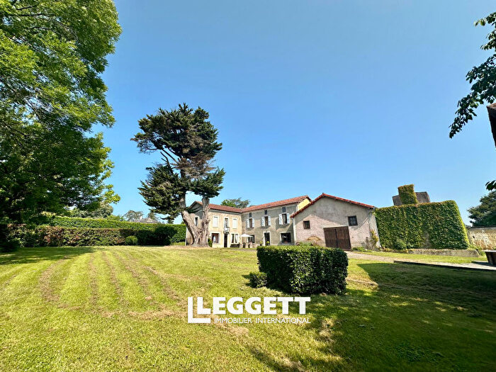 Maison à vendre - Miélan - 9 pièces - 5 chambres