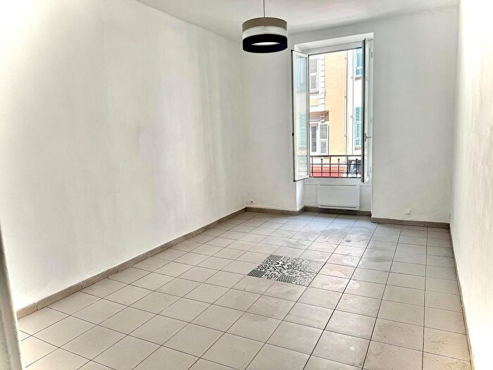 Appartement 3 pièces à Nice, Le Port, à vendre