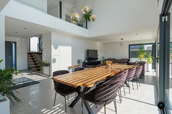 Maison à vendre - Saint-Barthélemy-dAnjou - 7 pièces - 5 chambres