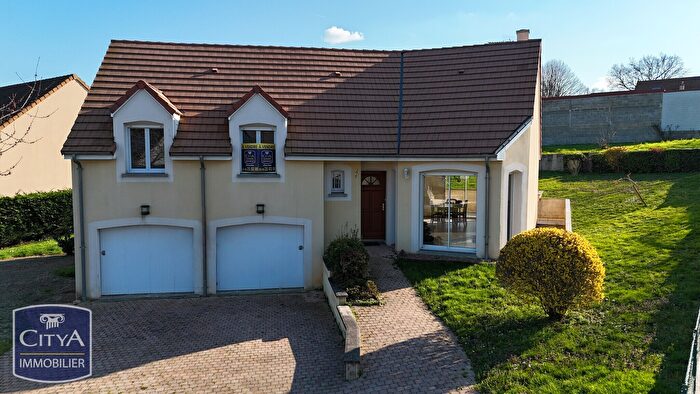 Maison à vendre - La Bazoge - 4 pièces - 3 chambres