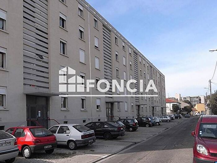 Appartement à louer - Beausoleil, Nîmes - 2 pièces - 1 chambre