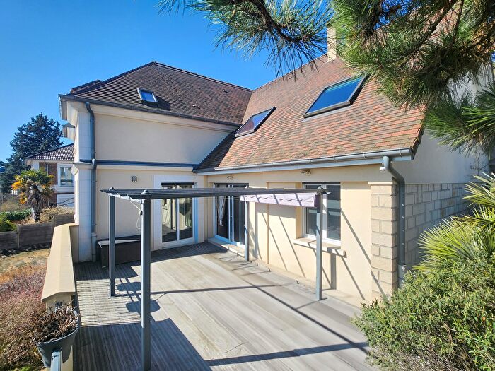 Maison à vendre - Athis-Mons, Mons, Plaine Basse - 10 pièces - 4 chambres