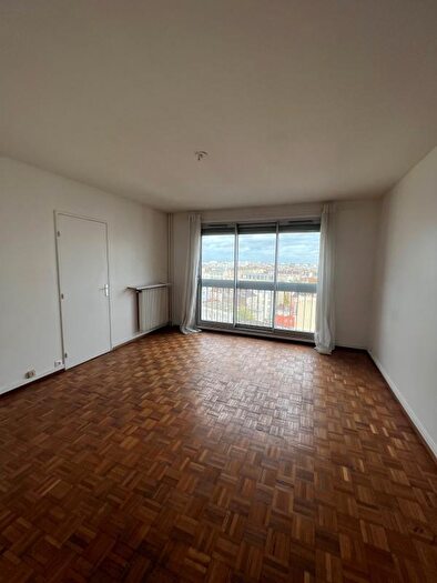 Appartement à louer - Saint-Denis, République, Gare - 1 pièce