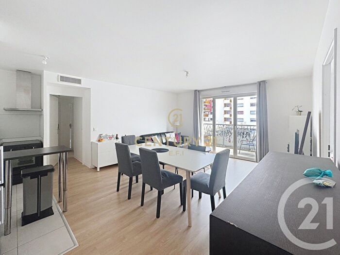 Noisy-le-Grand, Centre-ville : Appartement 4 pièces à vendre