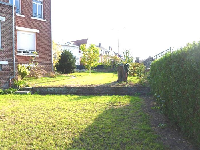 Maison à vendre - Le Cateau-Cambrésis - 8 pièces - 6 chambres