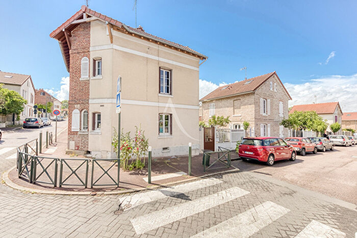 Noisiel, Ville ancienne - Maison 2 pièces à vendre