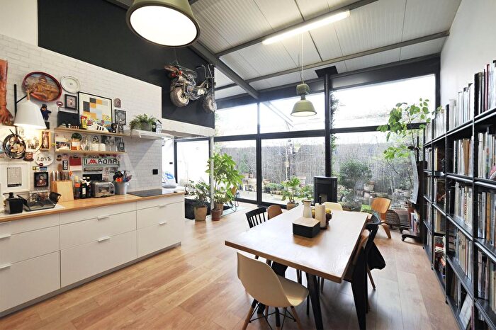 Appartement à vendre - Albi, Centre-ville - 3 pièces - 2 chambres