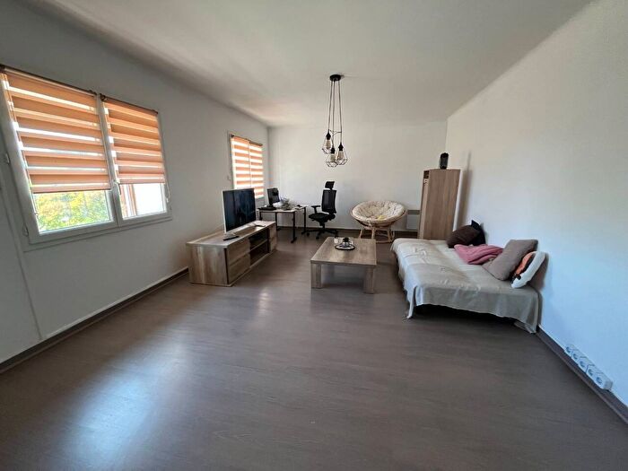 Appartement 3 pièces à louer - Lagnes