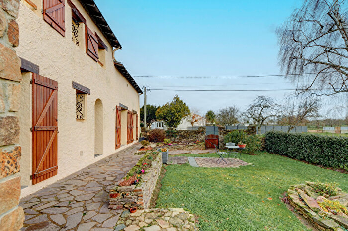 Maison à vendre - Le Loroux-Bottereau - 6 pièces - 3 chambres