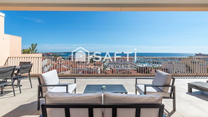 Appartement à vendre - Cannes, Centre-ville - 3 pièces - 2 chambres