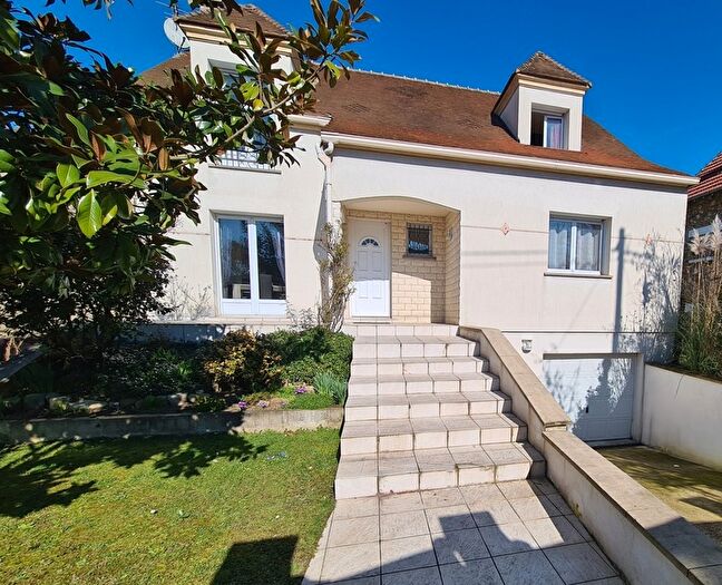 Maison 6 pièces à Sainte-Geneviève-des-Bois, Liers, Croix Blanche, à vendre