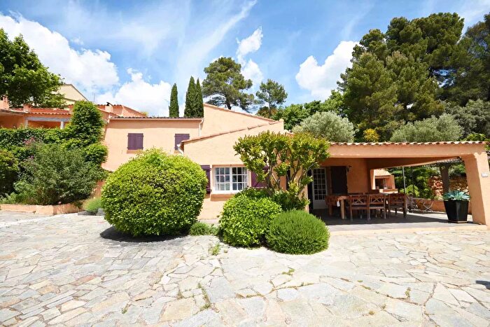 Maison à vendre - Aups - 7 pièces - 5 chambres