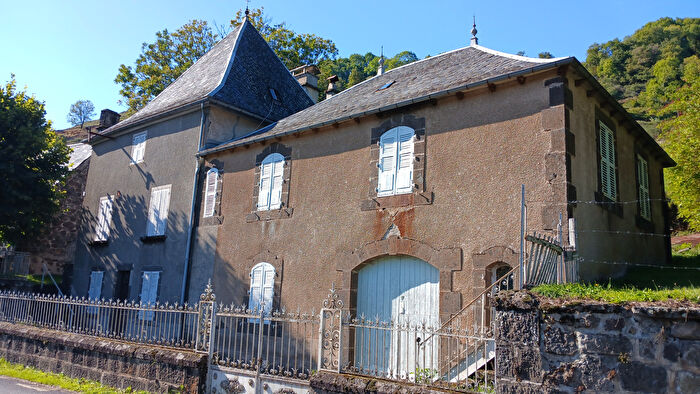 Maison à vendre - Saint-Paul-de-Salers - 10 pièces - 6 chambres