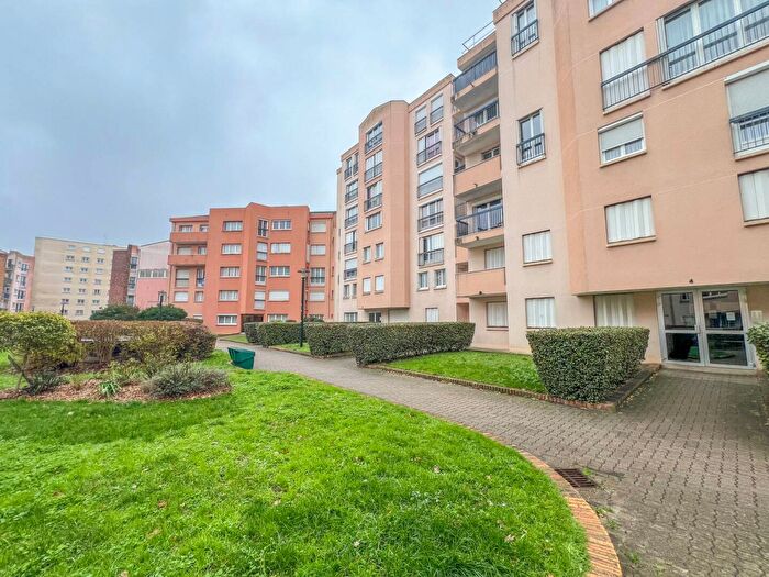 Appartement à louer - Maurepas - 2 pièces - 1 chambre