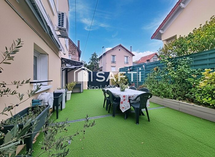 Maison à vendre - Aulnay-sous-Bois, Vieux Pays, Roserai, Bourg - 5 pièces - 3 chambres