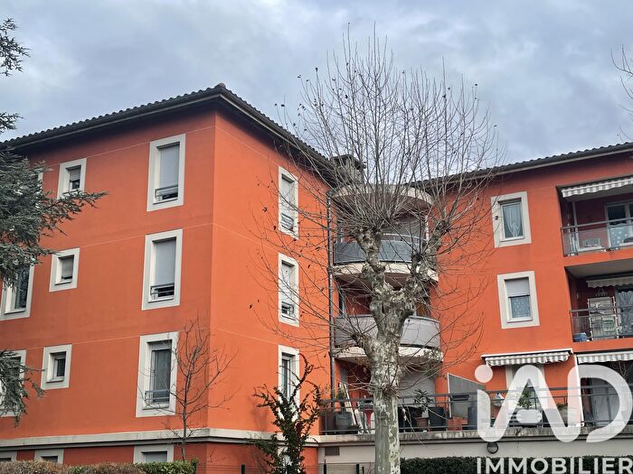 Appartement à vendre - Décines-Charpieu, Centre-ville - 2 pièces - 1 chambre