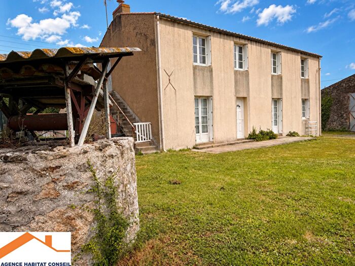 Maison 7 pièces à vendre à Saint-Étienne-du-Bois