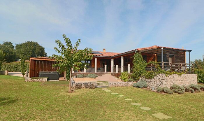 Maison à vendre - La Bruguière - 8 pièces - 6 chambres