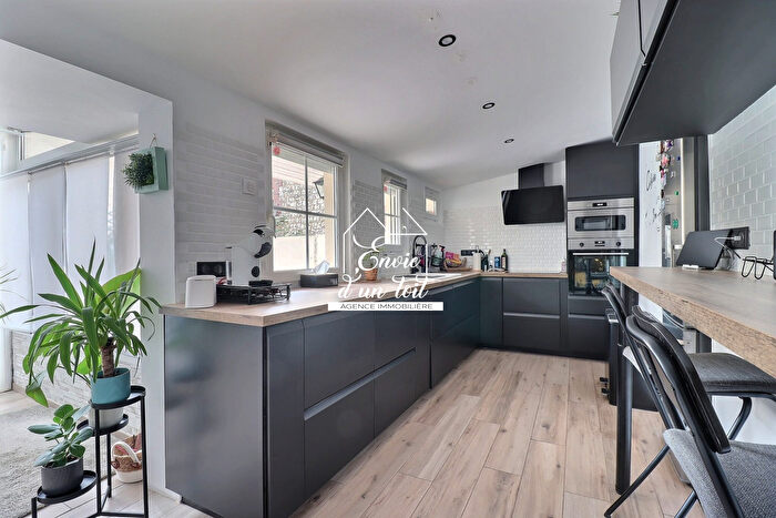 Maison à vendre - Saint-Aubin-lès-Elbeuf - 6 pièces - 3 chambres