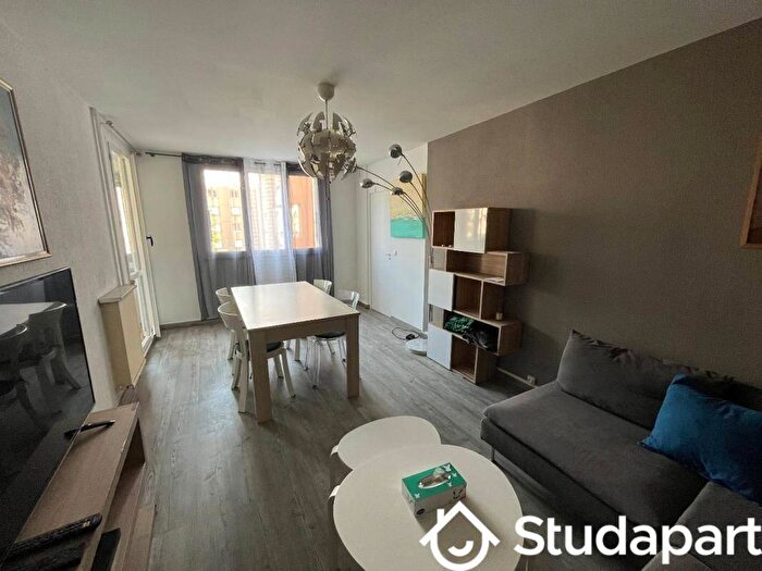 Appartement à louer - Pont de lArc, Aix-en-Provence - 1 pièce - 3 chambres