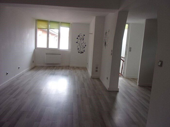 Appartement à louer - Montrevel-en-Bresse - 2 pièces - 2 chambres