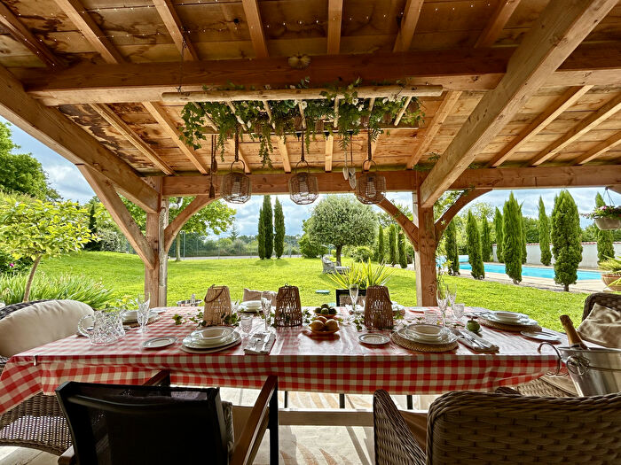 Paizay-Naudouin-Embourie - Maison 7 pièces à vendre