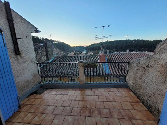 Appartement à louer - Meyrargues - 2 pièces - 1 chambre