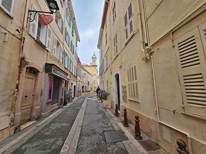 Appartement à vendre - Le Cannet, Centre-ville - 2 pièces - 1 chambre